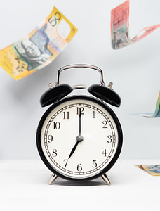 Is it illegal to pay employees late?